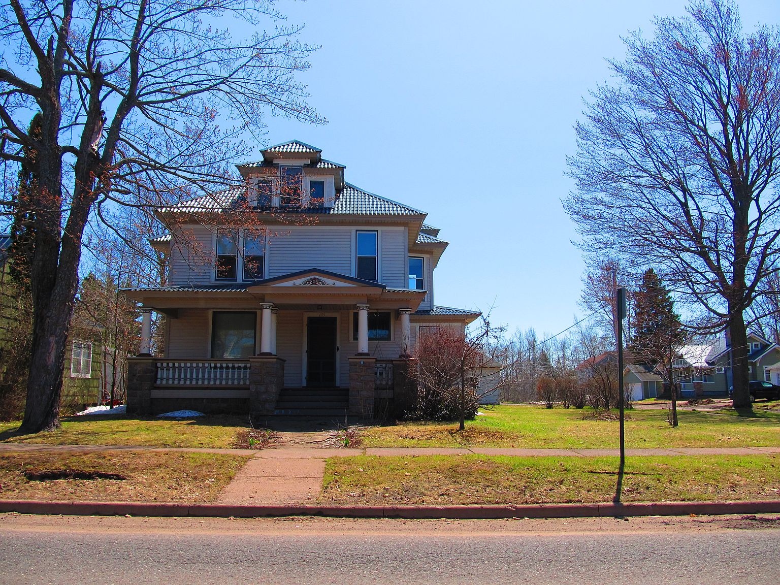 135 W Norrie St, Ironwood, MI 49938 | Zillow