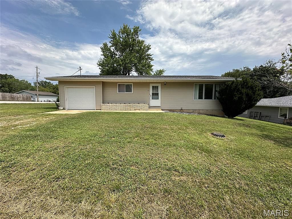 1106 W Acuff St, Salem, MO 65560 | MLS #25050301 | Zillow