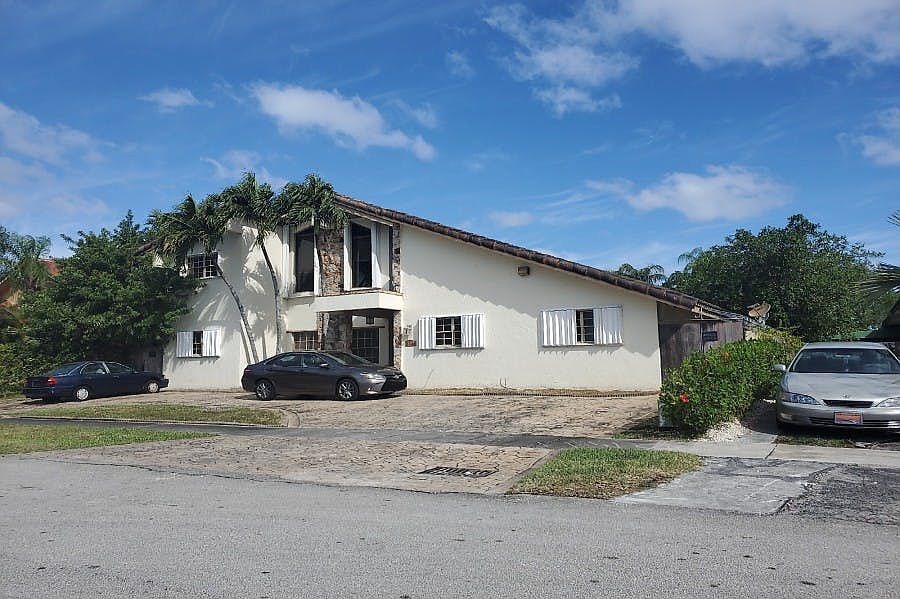 9301 SW 76th St, Miami, FL 33173 | Zillow