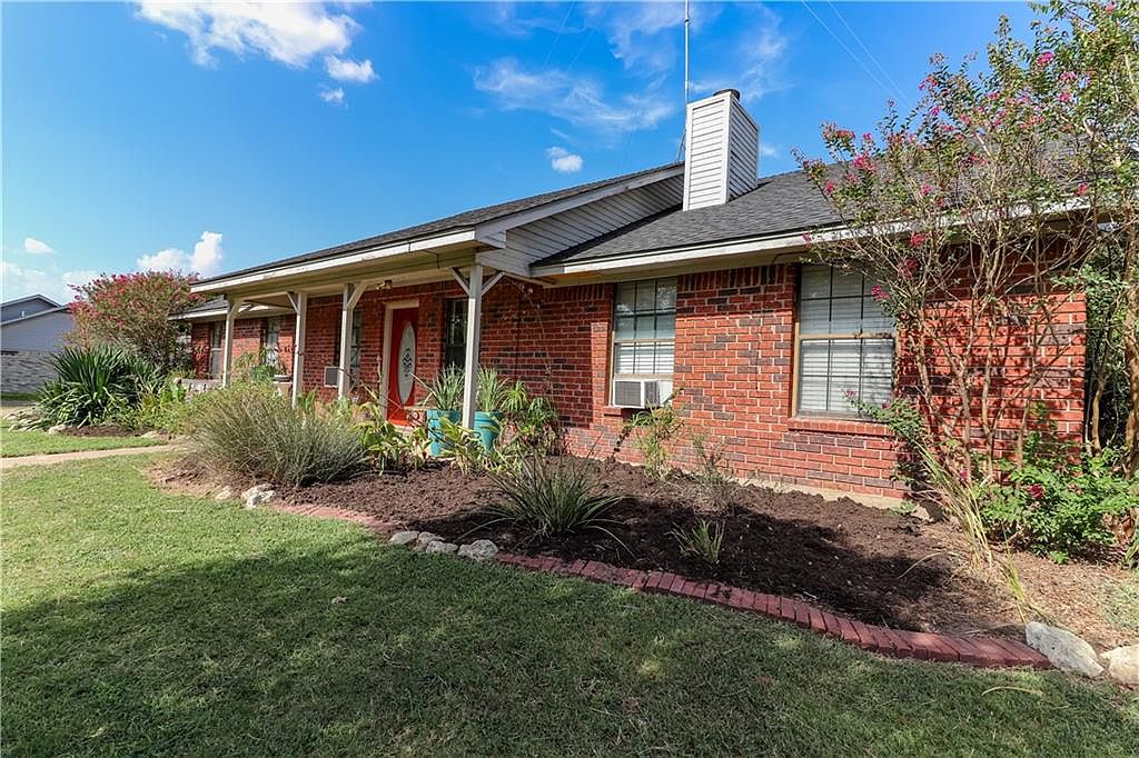 106 Tapley St, Riesel, TX 76682 | Zillow