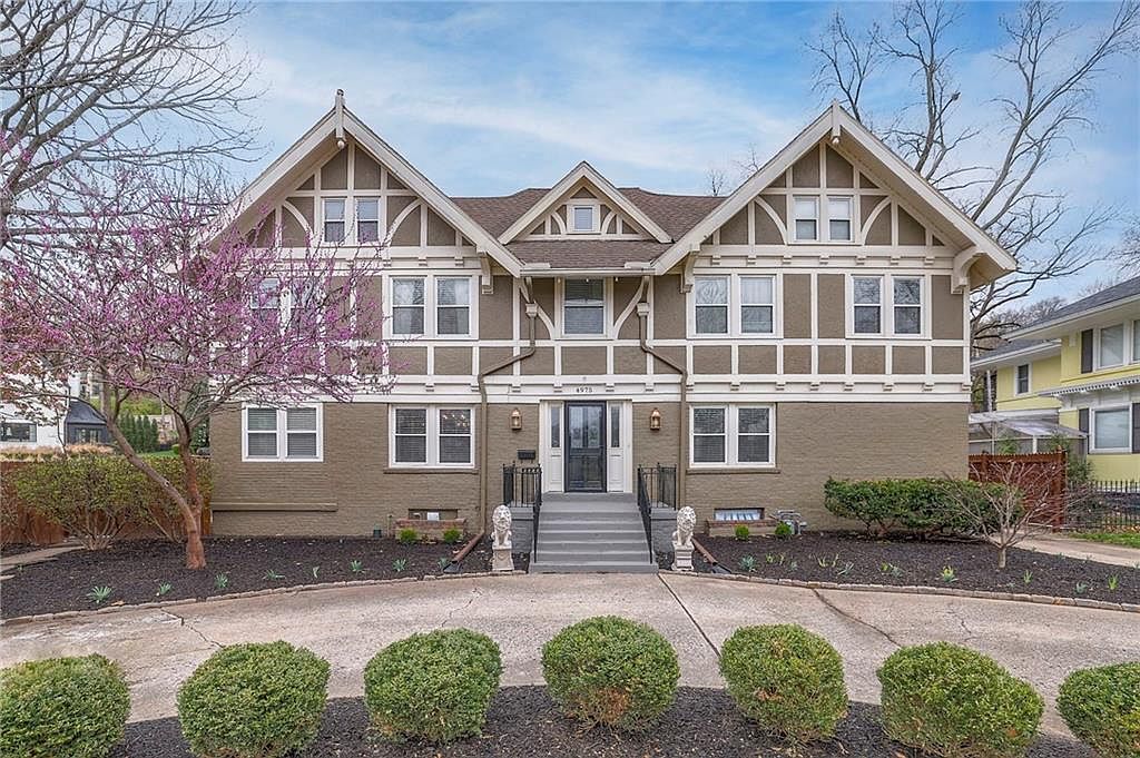 4975 Ward Pkwy, Kansas City, MO 64112 | MLS #2477955 | Zillow