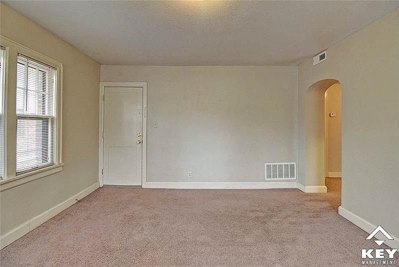 1156 N Emporia Ave APT 6, Wichita, KS 67214 | Zillow