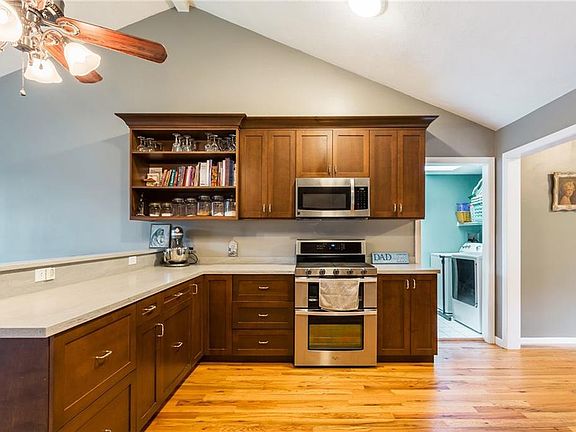 45 Mallory Ct, Cranston, RI 02910 | Zillow