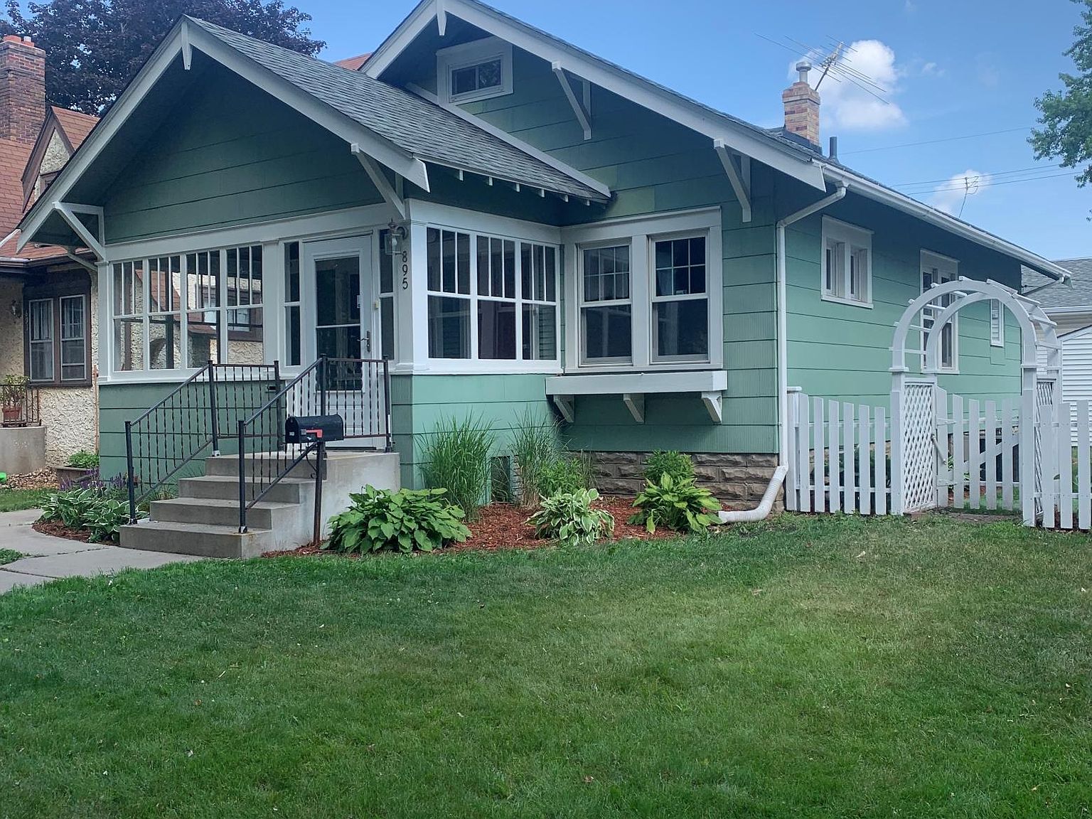 895 Clear Ave, Saint Paul, MN 55106 | MLS #6385170 | Zillow