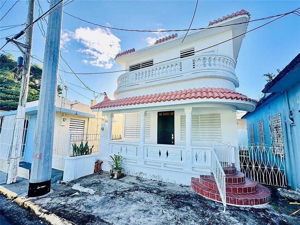 Under $150K Sunday - Charming 1979 Two-Story Home in Puerto Rico $125K - Old Houses Under $100K