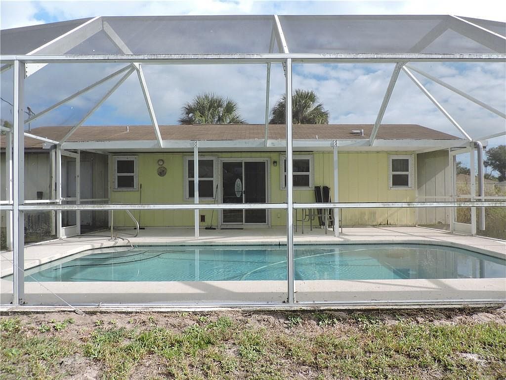 445 Perch Ln, Sebastian, FL 32958 | Zillow
