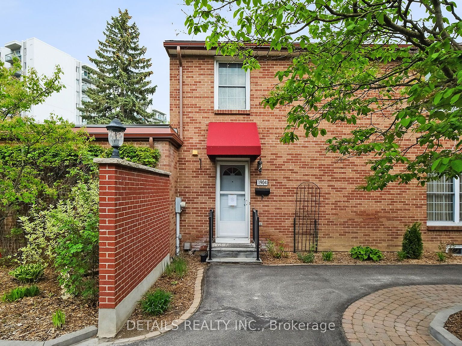 1904 Russell Rd, Ottawa, ON K1G 1L6 | MLS #X12234614 | Zillow