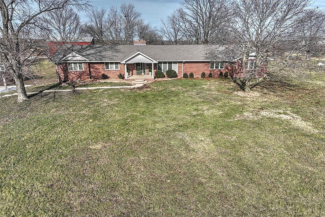 2112 E Elwin Rd, Decatur, IL 62521 | Zillow