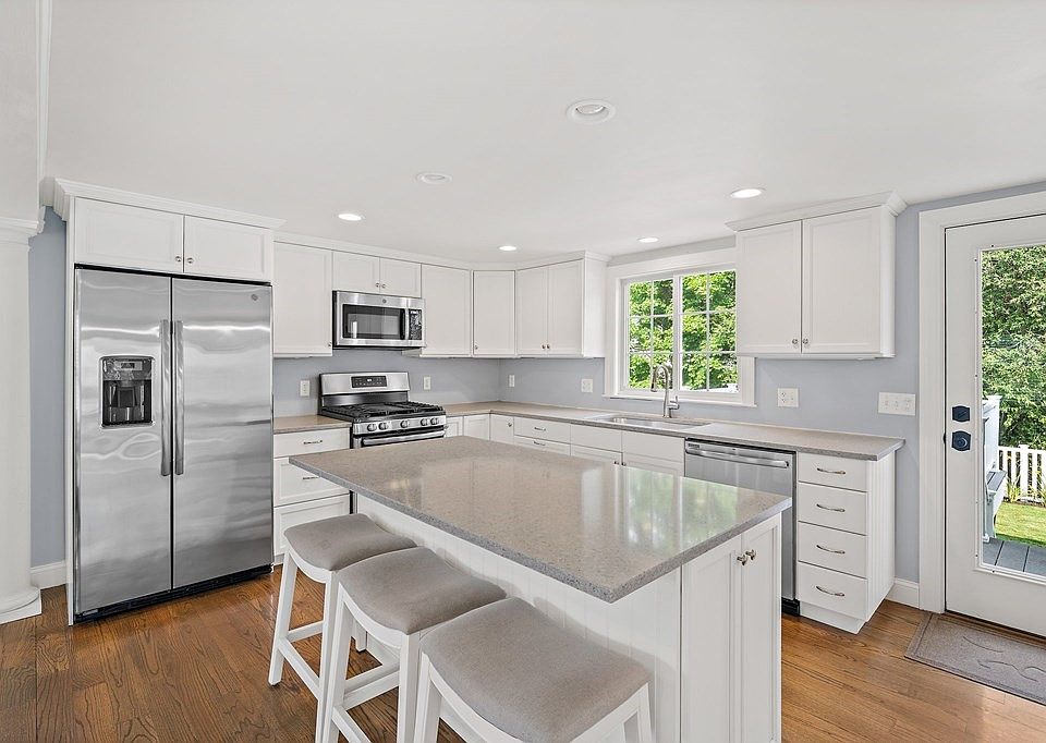 95 Neck St, Weymouth, MA 02191 | Zillow 95 Neck St, Weymouth, MA 02191 | Zillow