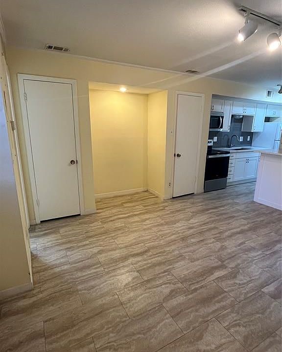 1510 W North Loop Blvd Austin, TX, 78756 - Apartments for Rent | Zillow