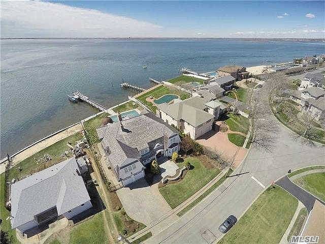 90 Riviera Dr S, Massapequa, NY 11758 | Zillow