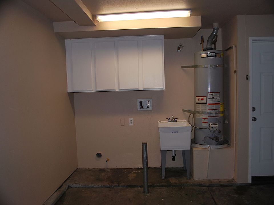 116-118 E. Santa Anna St and 110-381 Larmon Loop - 116-118 E Santa Anna ...