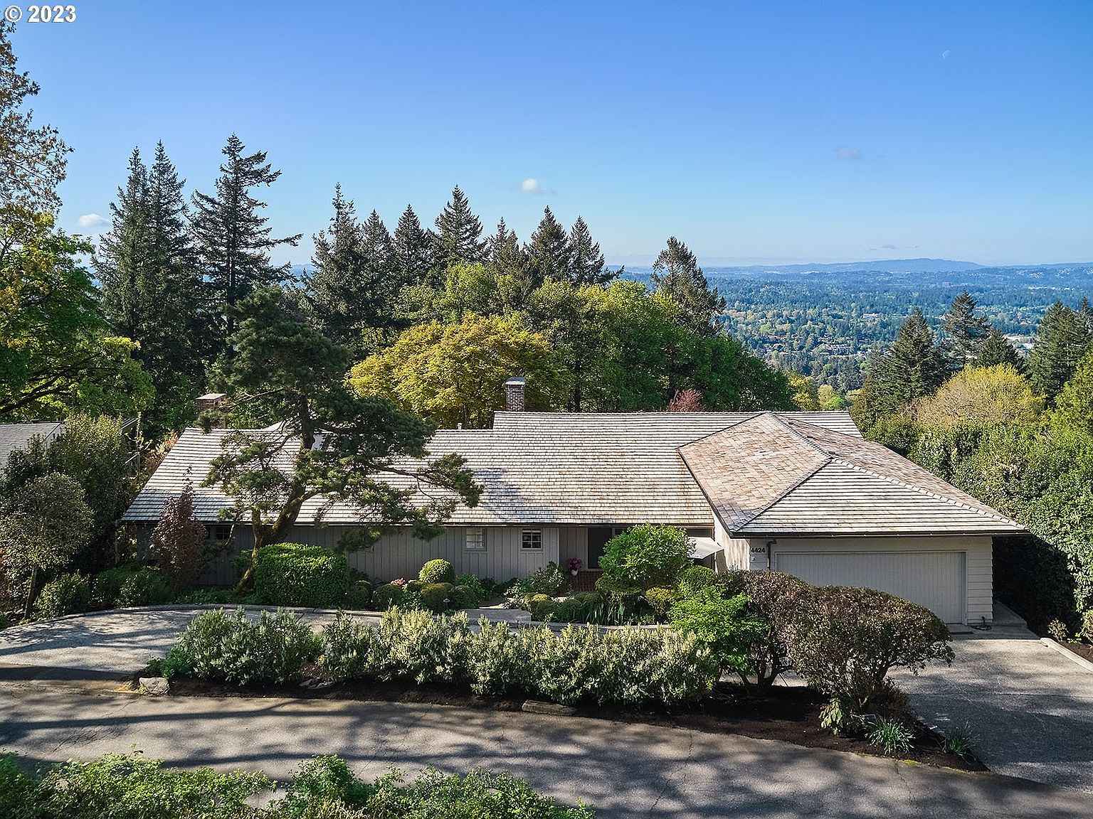 4424 SW Warrens Way, Portland, OR 97221 | MLS #23273492 | Zillow