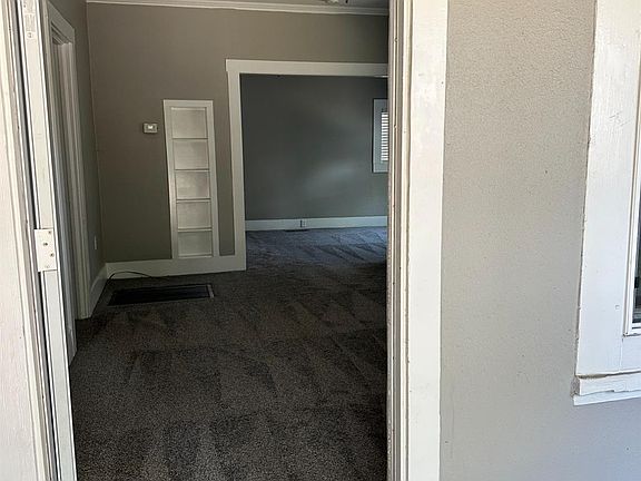 210 Oak St, Modesto, CA 95351 | MLS #223082424 | Zillow