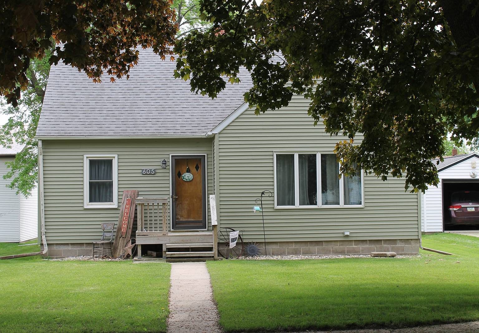 605 E Michigan Ave, George, IA 51237 | MLS #11281175 | Zillow