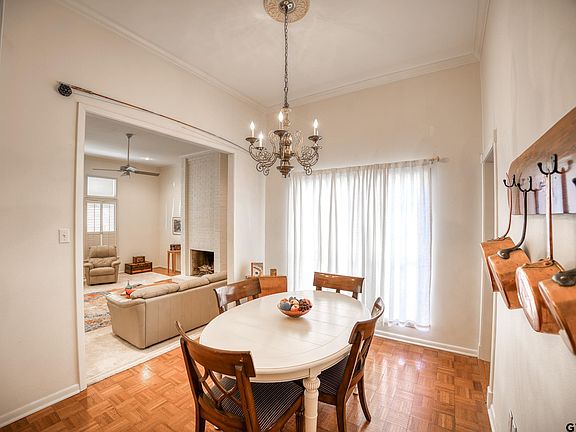 906 Woodhall Ct, Tyler, TX 75703 | MLS #25001530 | Zillow