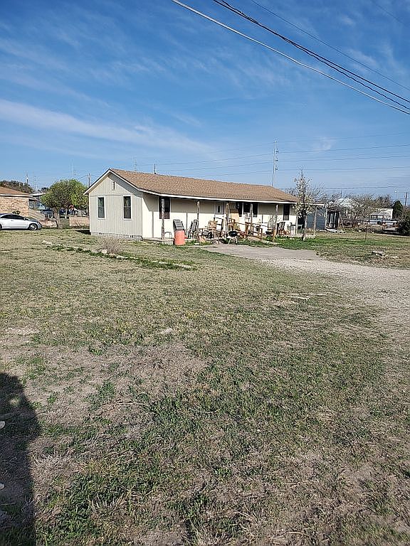101 N 3rd St, Mertzon, TX 76941 | Zillow