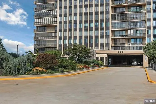 200 Winston Drive #2521 in Cliffside Park, New Jersey | StreetEasy