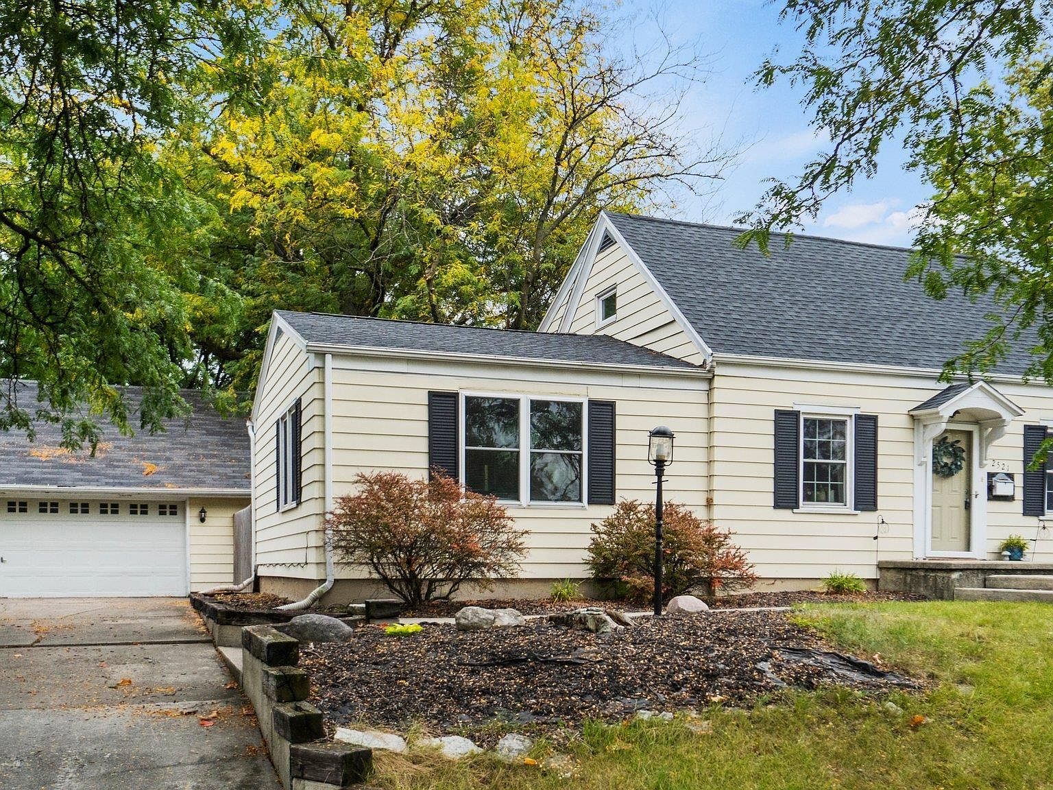 2521 Clara Ave, Fort Wayne, IN 46805 | Zillow
