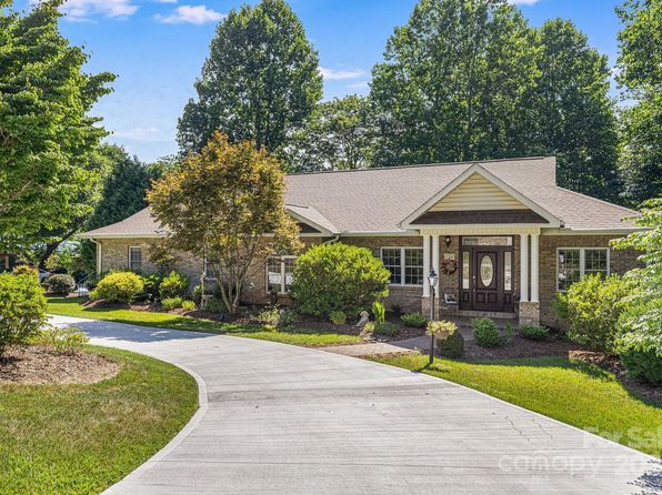 Hendersonville NC Real Estate - Hendersonville NC Homes For Sale | Zillow