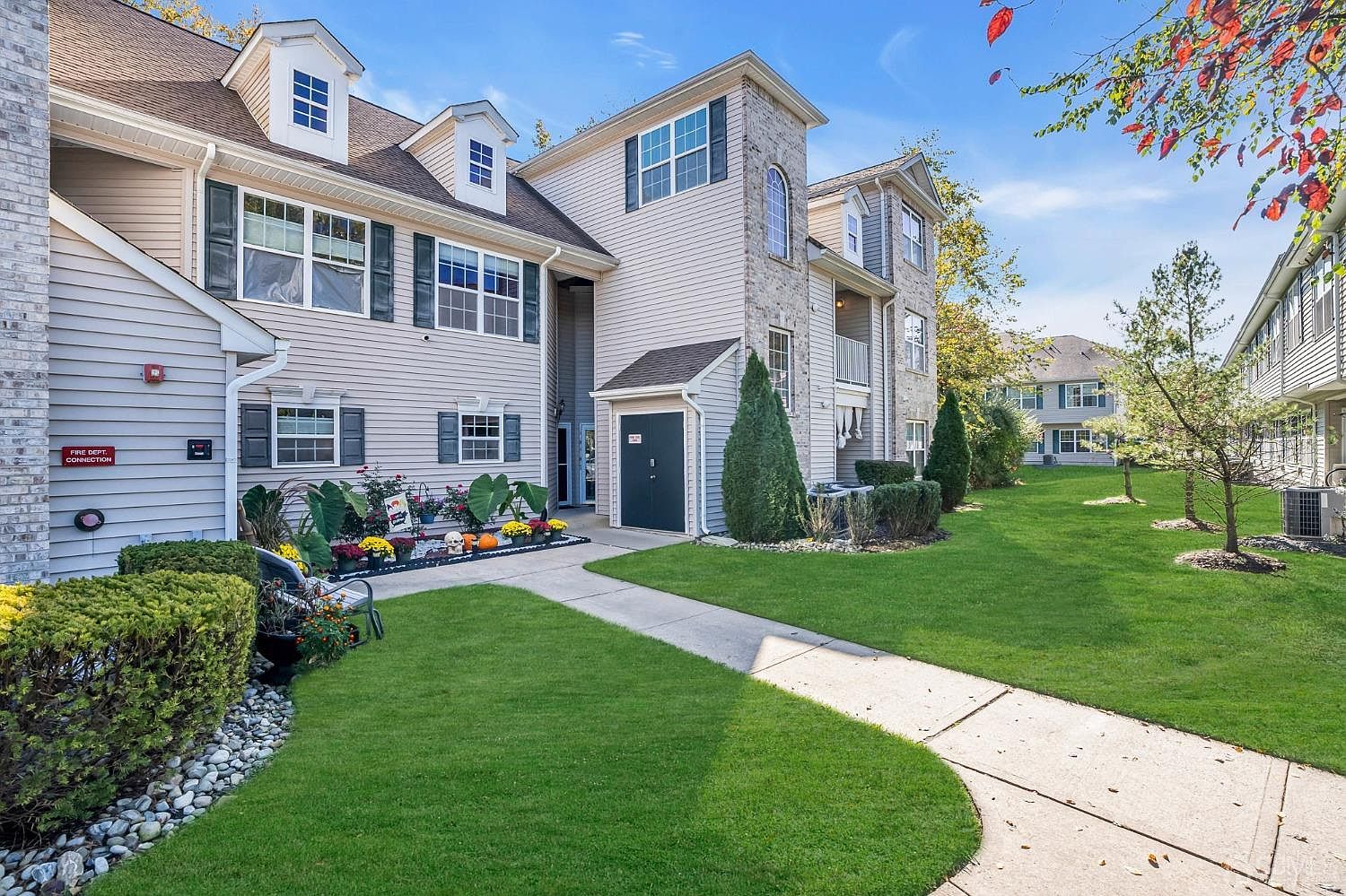 1054 Morning Glory Dr, Monroe Township, NJ 08831 | Zillow