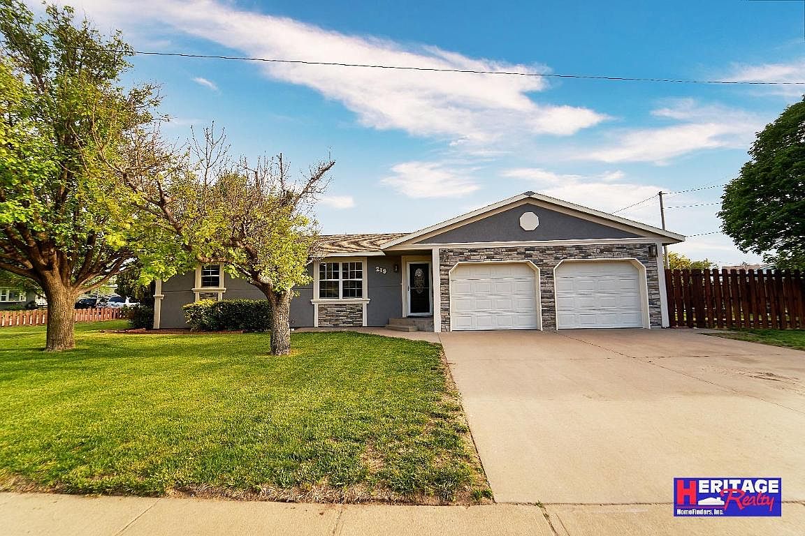 219 Redford Dr, Holcomb, KS 67851 | Zillow
