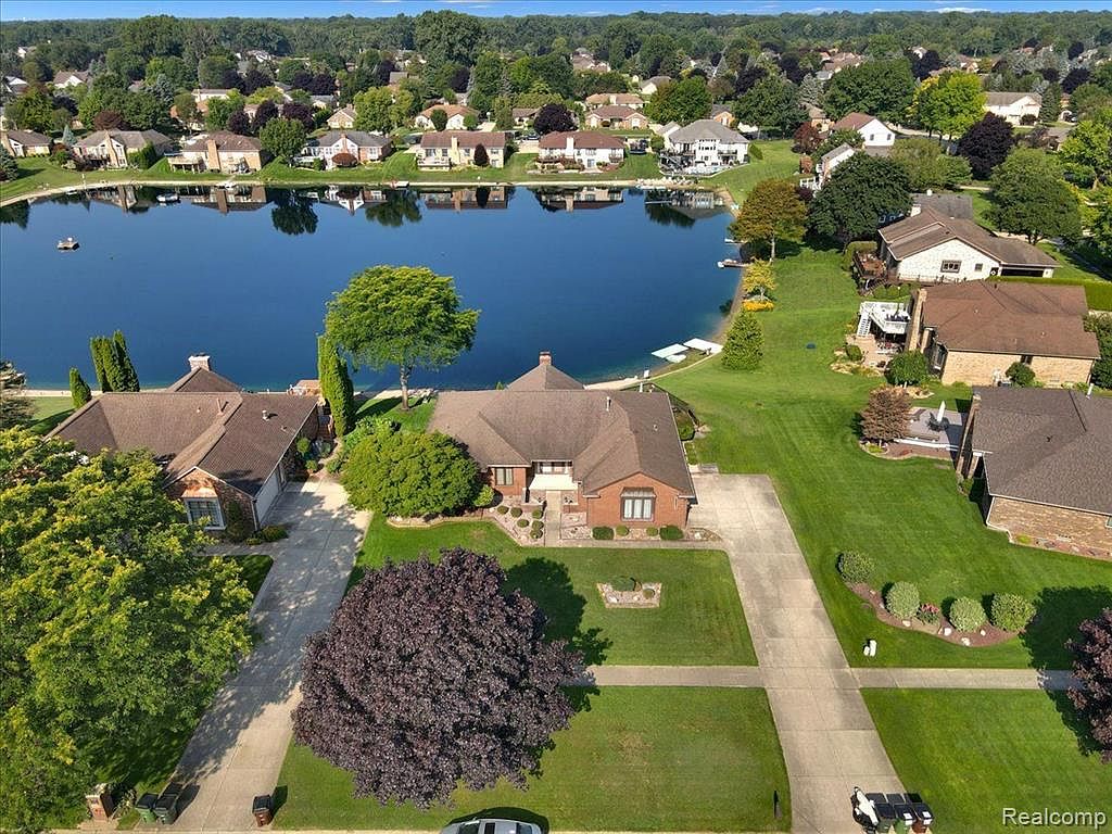 46465 Ben Franklin Dr, Shelby Township, MI 48315 | MLS #20230063193 ...