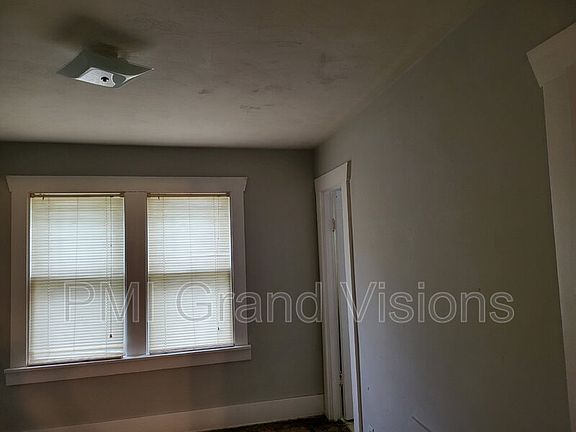 1553 N Walnut Grove Ave, Decatur, IL 62526 | Zillow