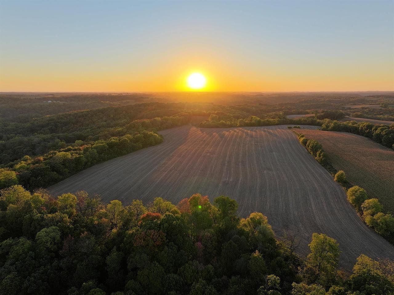 5666 Farmers Ridge Road, Highland, WI 53543 | Zillow