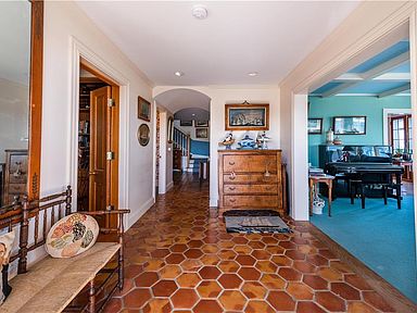 8 Bluff Ave, Westerly, RI 02891 | Zillow