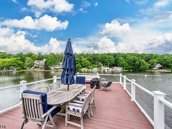 341 Maxim Dr, Hopatcong, NJ 07843 | Zillow