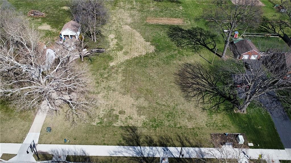 5537 Nieman Rd, Shawnee, KS 66203 | MLS #2447734 | Zillow