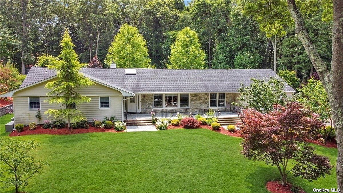 6 Debbie Court, Dix Hills, NY 11746 | Zillow