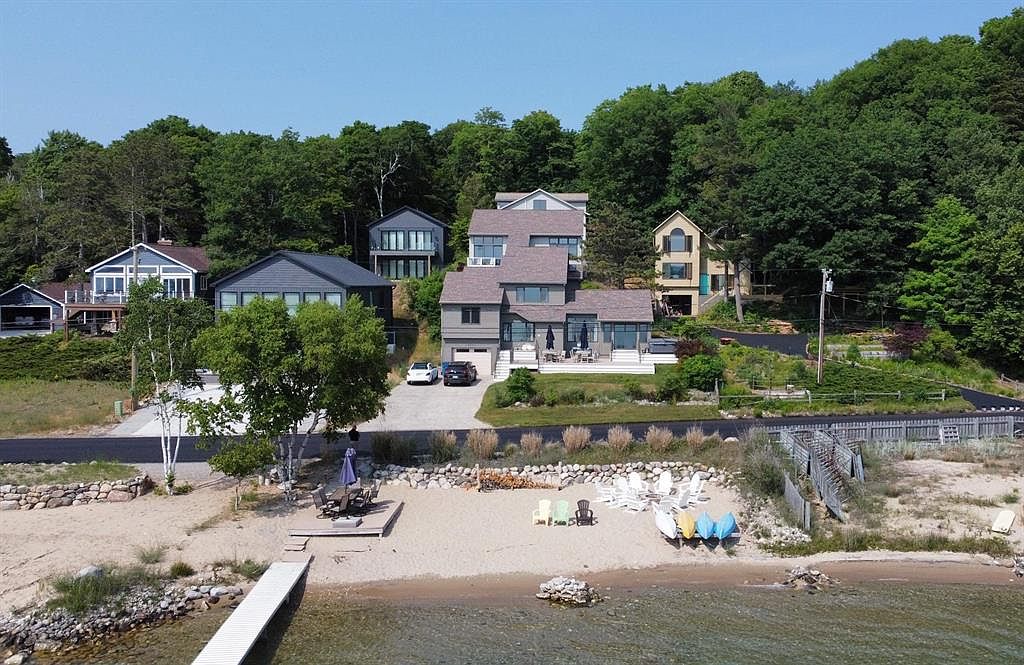 3142 Crystal Dr, Alden, MI 49612 | MLS #78080008189 | Zillow