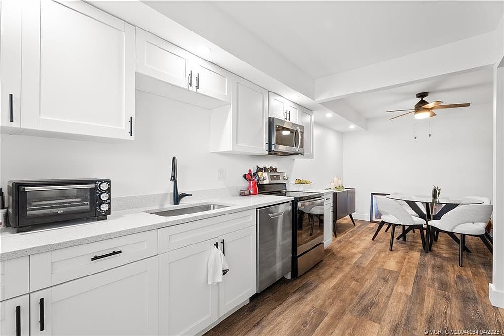 1210 SE Parkview Pl APT E5, Stuart, FL 34994 | MLS #M20048264 | Zillow