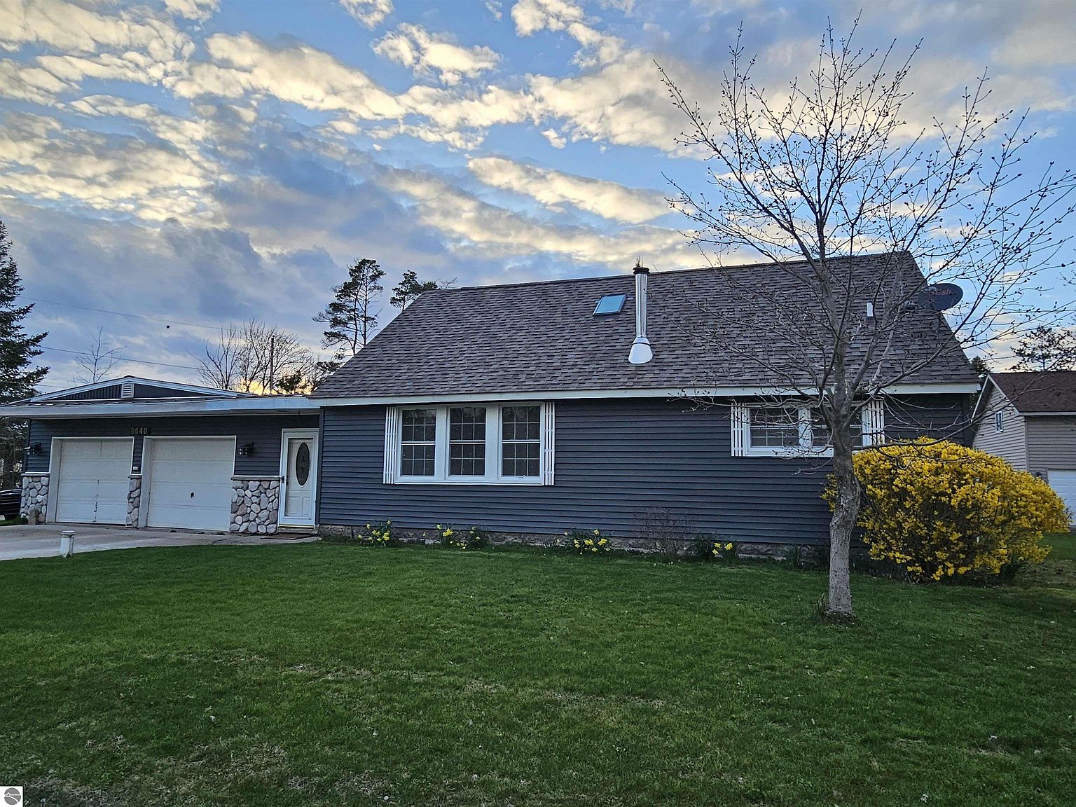 8640 Front St, Hale, MI 48739 | Zillow