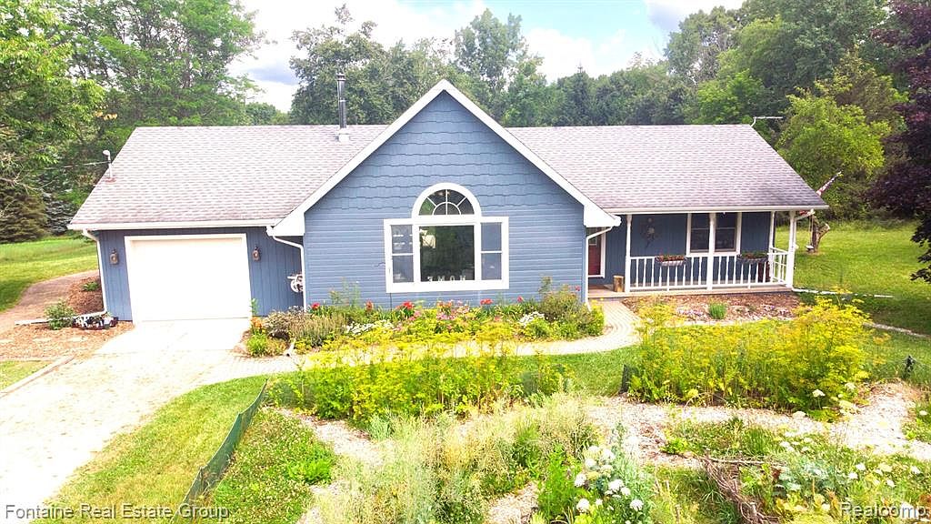 5473 Cedar Island Rd, White Lake, MI 48383 | Zillow