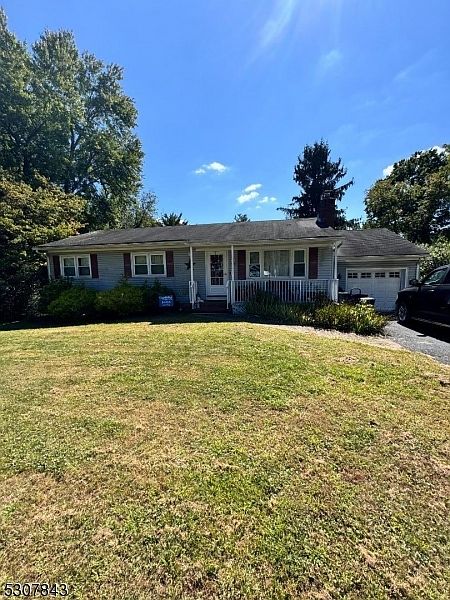 17 Daugherty Ave, Gillette, NJ 07933 | Zillow