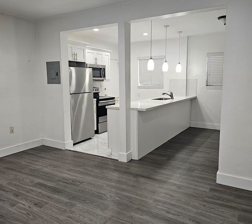 215 Menores - 215 Menores Ave Coral Gables FL | Zillow