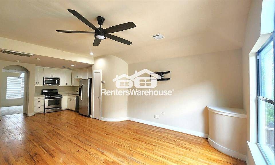 5941 S Loop E Fwy UNIT 202, Houston, TX 77021 | Zillow