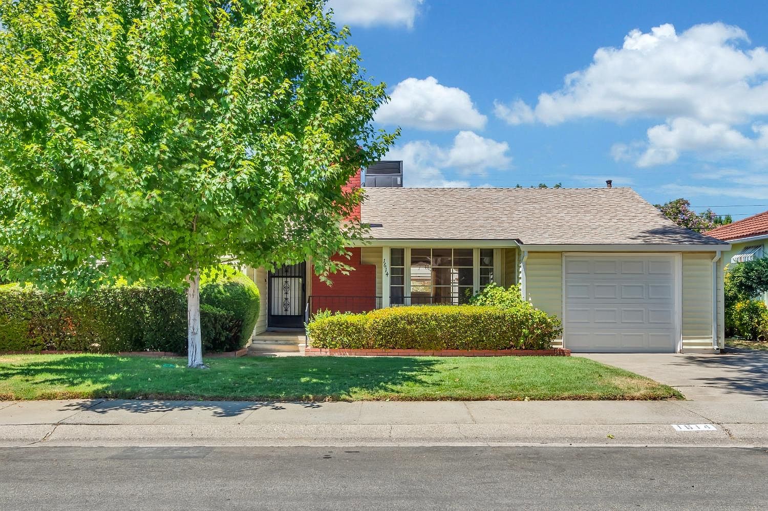 1614 55th St, Sacramento, CA 95819 | MLS #224078761 | Zillow