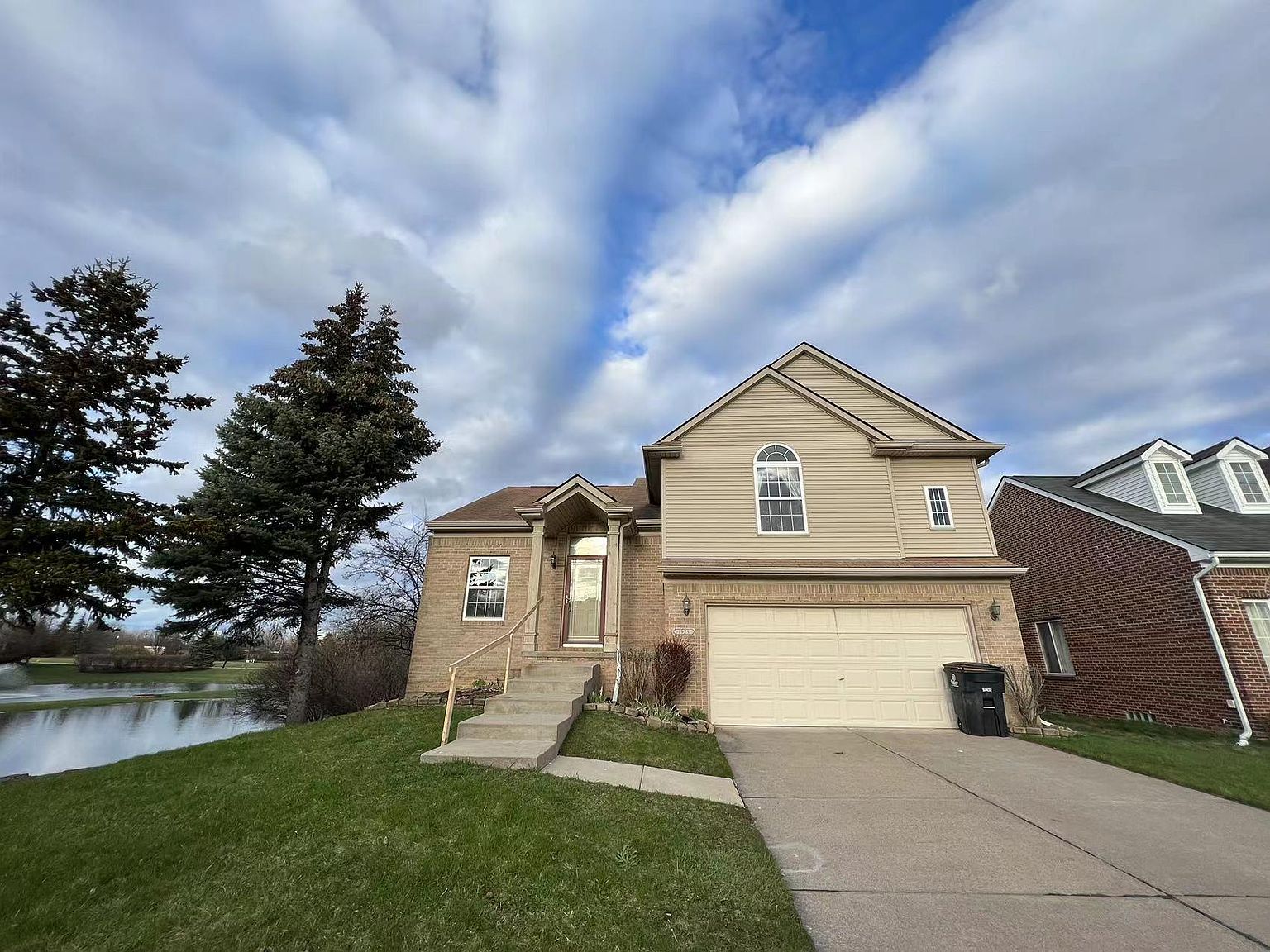 1923 Golfview Ln, Westland, MI 48186 | Zillow