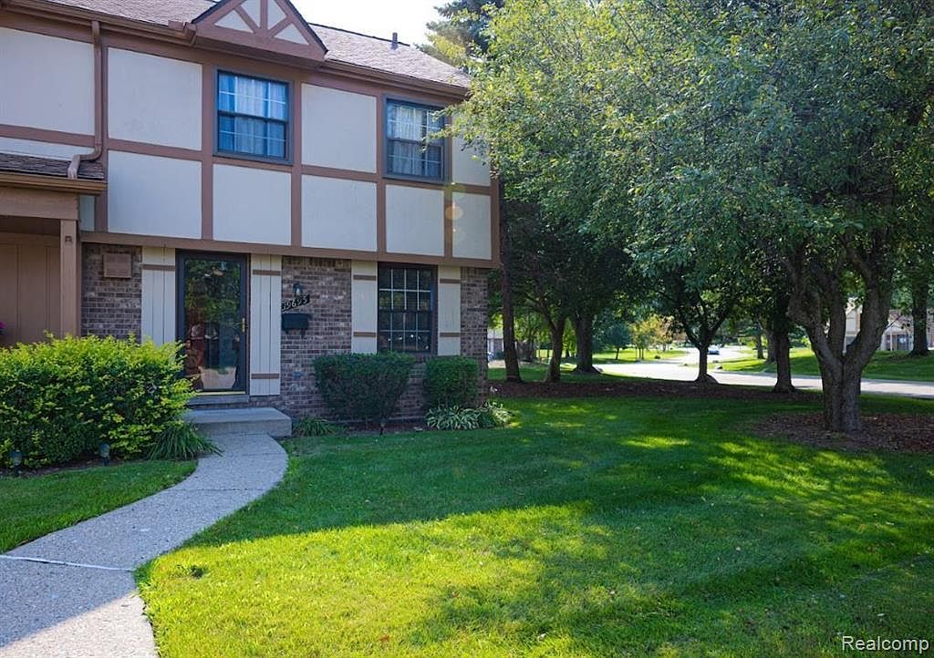 19695 Raleigh Cir S, Southfield, MI 48076 | MLS #20230067182 | Zillow