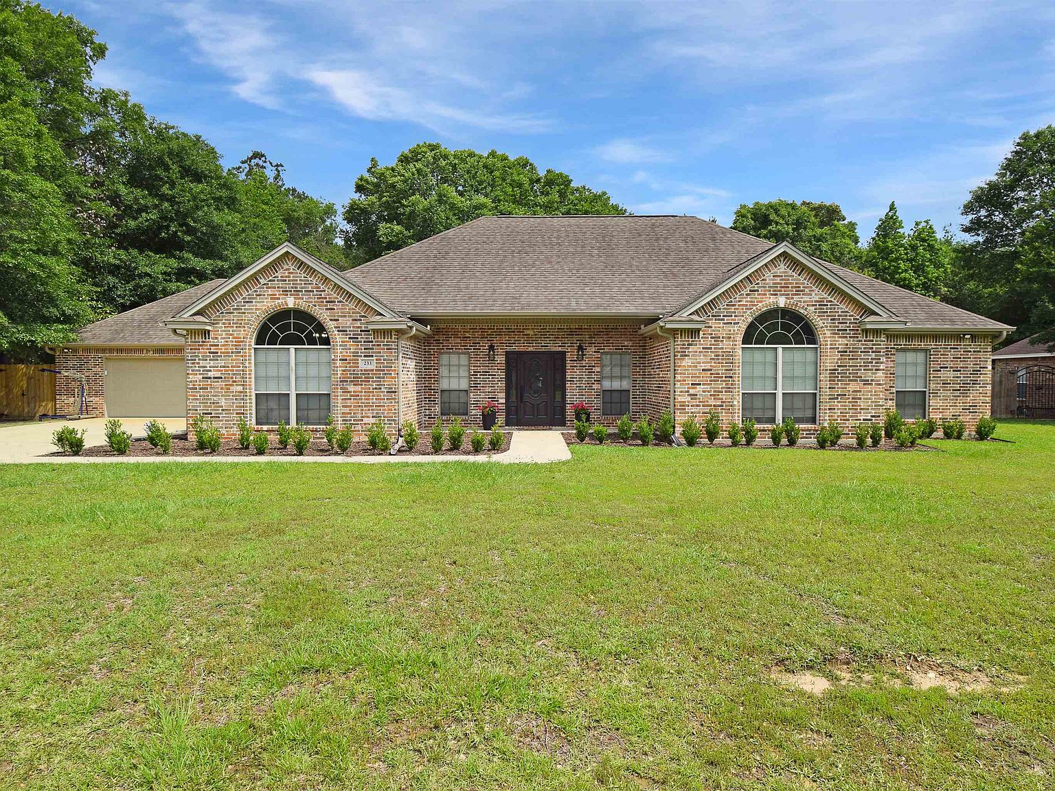 233 N Oak St, Buna, TX 77612 | MLS #255219 | Zillow