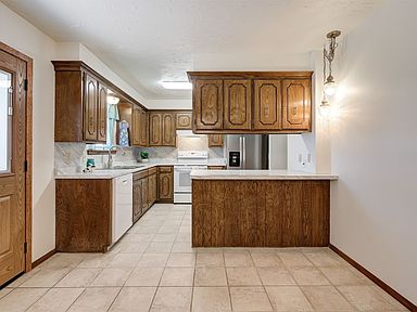 16065 N County Road 3022, Lindsay, OK 73052 | Zillow