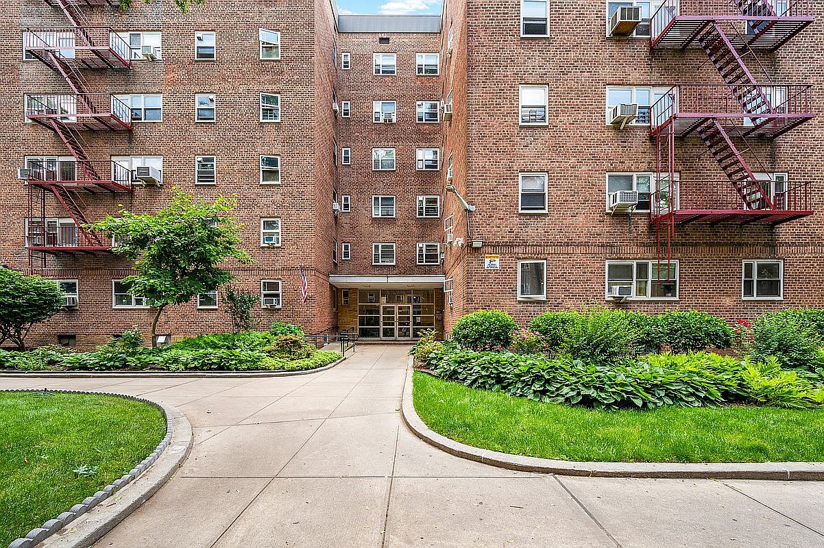 44-65 Kissena Blvd UNIT 1L, Flushing, NY 11355 | Zillow
