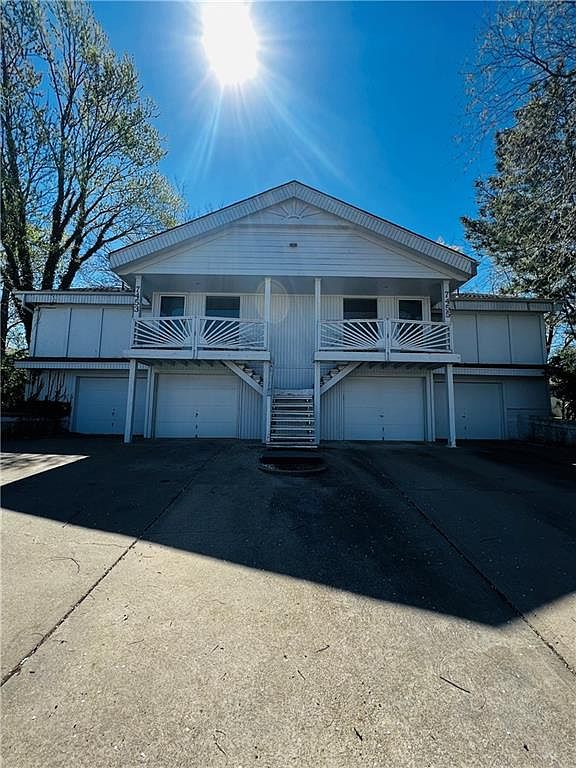 7453-55 Isabel Ct, Kansas City, KS 66112 | Zillow