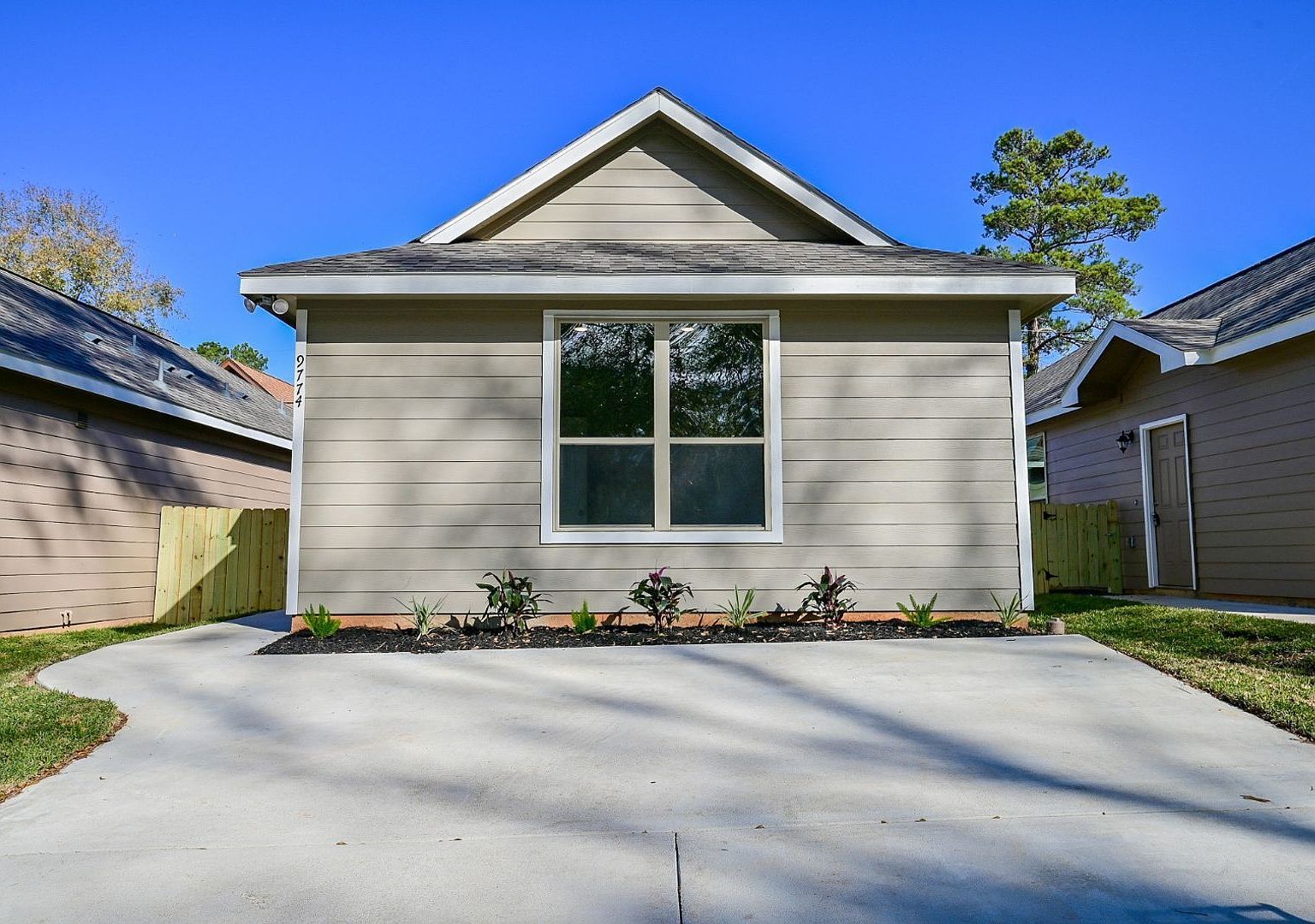 9774 Black, Willis, TX 77318 | Zillow