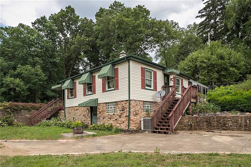 1524 W Pittsburgh St, Scottdale, PA 15683 | MLS #1578371 | Zillow