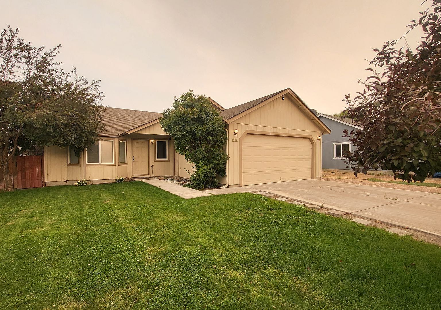 1218 SW 33rd St, Redmond, OR 97756 | Zillow